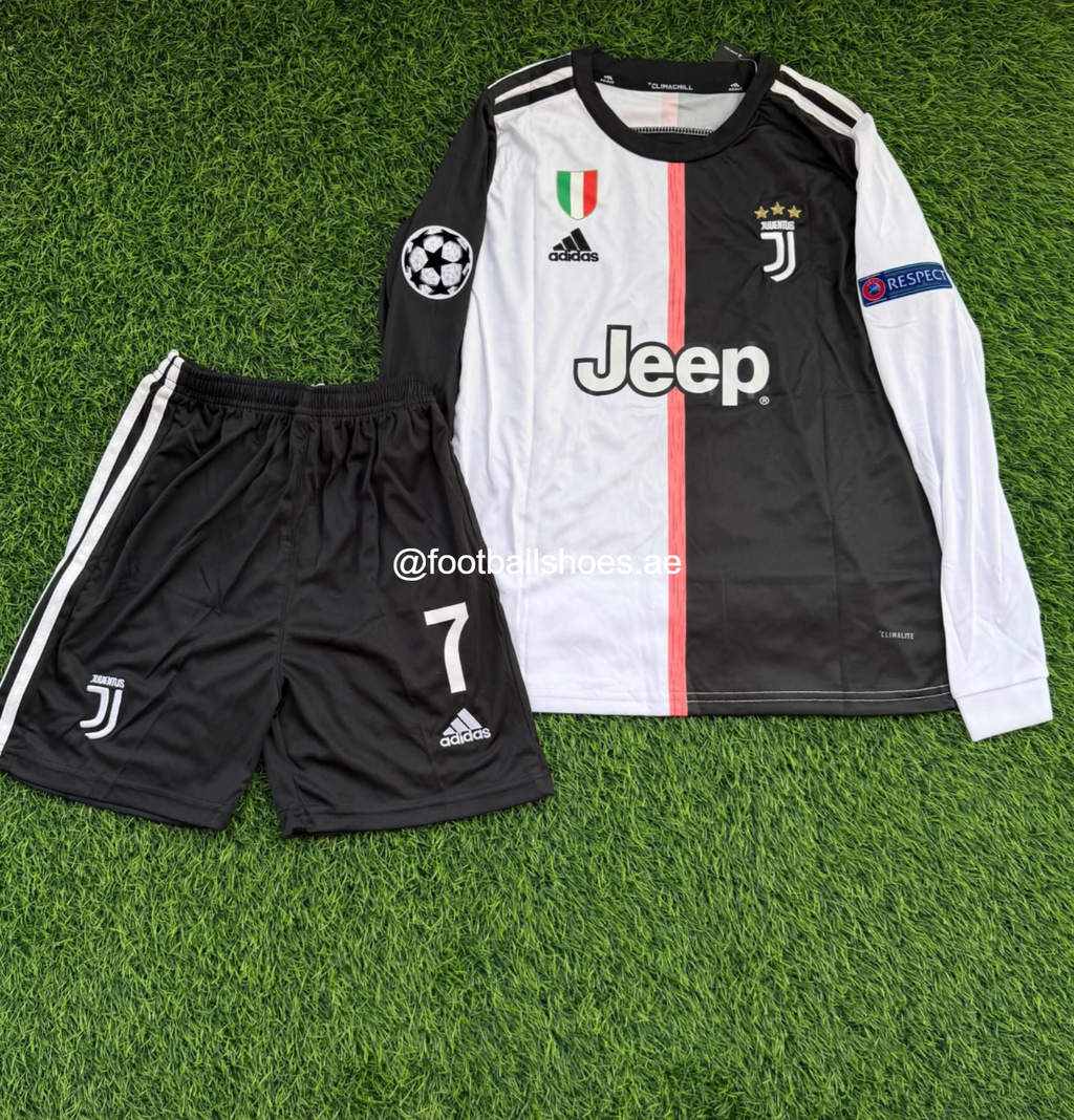 Ronaldo Juventus Jersey With Shorts Ronaldo – footballshoes.ae